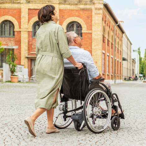 Alber ViaGO elektrische Schiebehilfe für Rollstuhl | rehashop.at